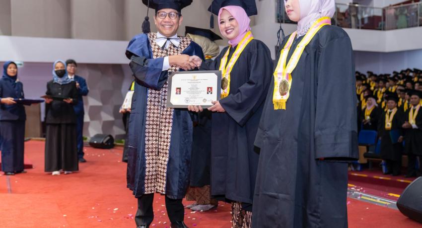 UNY Mewisuda 384 Aparat Desa Kabupaten Bojonegoro Melalui Program RPL ... UNY Mewisuda 384 Aparat Desa Kabupaten Bojonegoro Melalui Program RPL ...